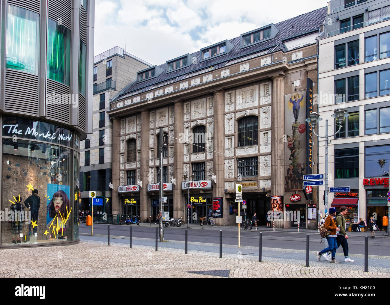 Die Distel Kabarett Theater außen. Veranstaltungsort für satirische ...