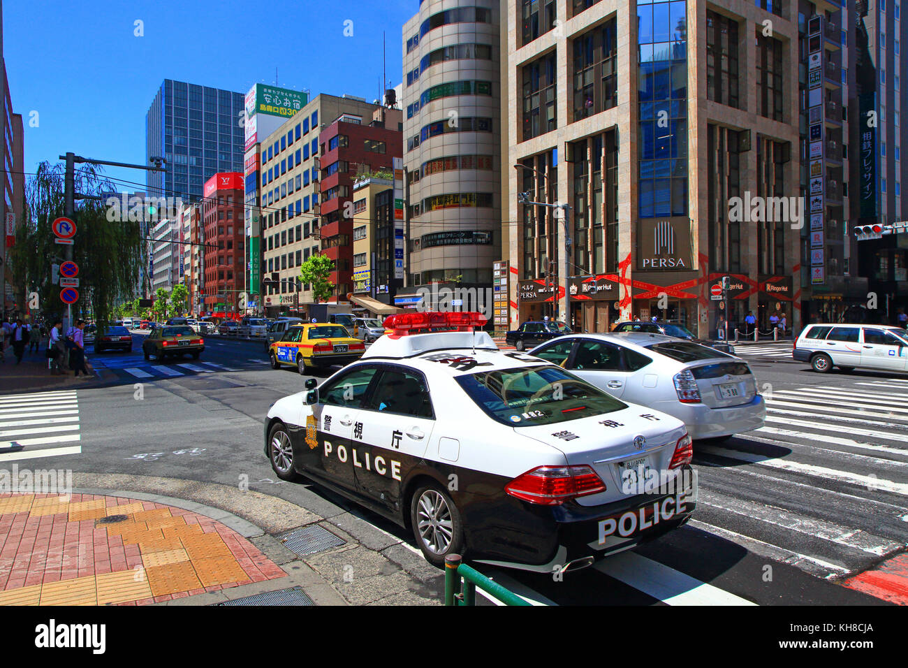 Tokio polizei streifenwagen -Fotos und -Bildmaterial in hoher Auflösung ...