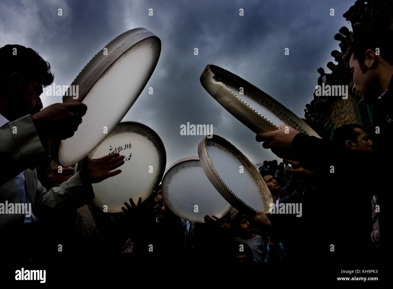 Kurdisches instrument -Fotos und -Bildmaterial in hoher Auflösung – Alamy