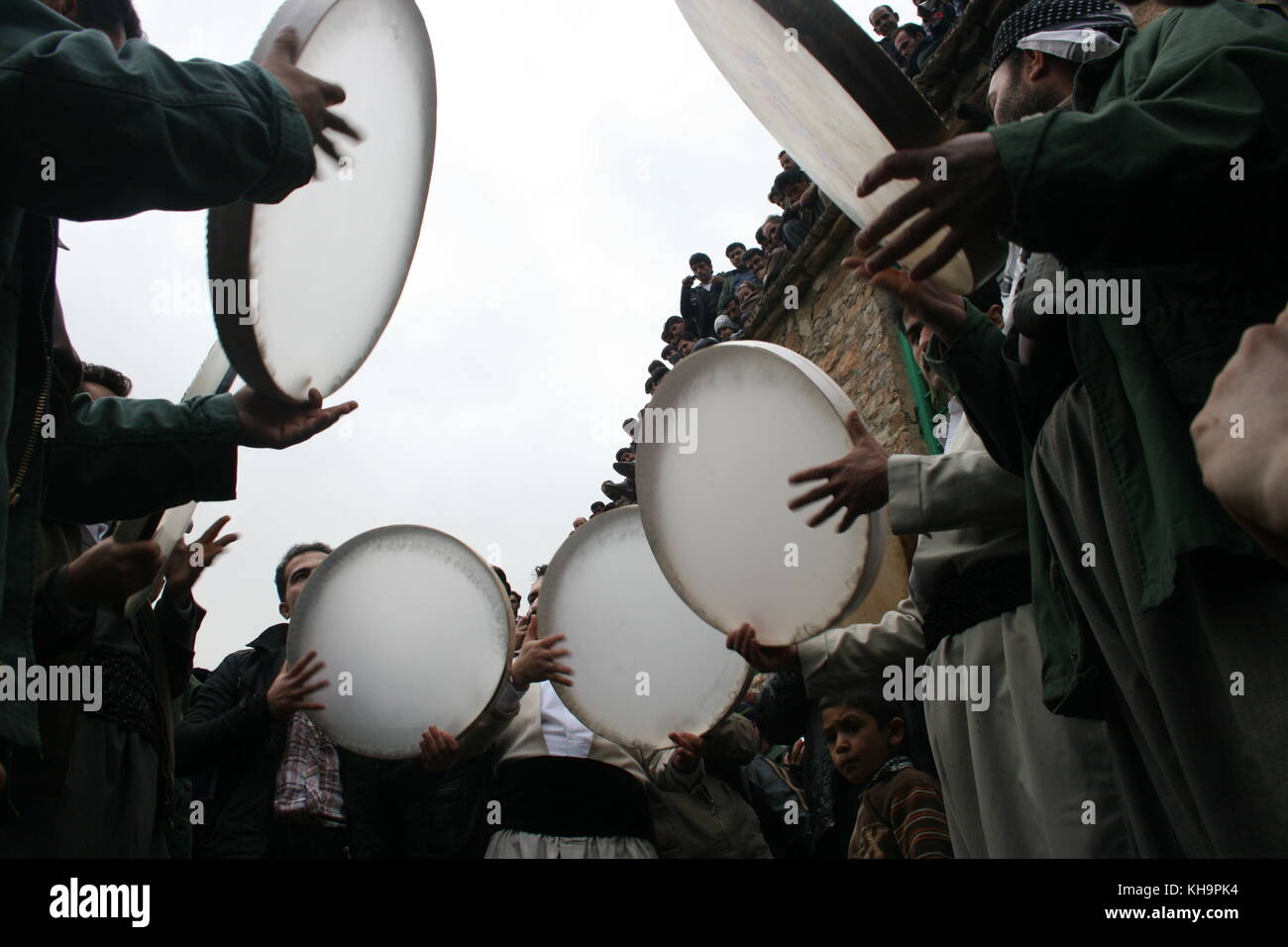 Kurdisches instrument -Fotos und -Bildmaterial in hoher Auflösung – Alamy