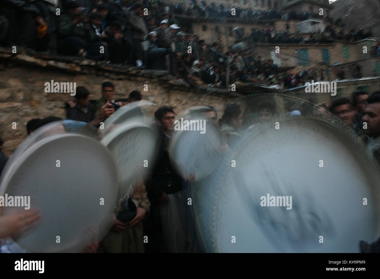 Kurdisches instrument -Fotos und -Bildmaterial in hoher Auflösung – Alamy