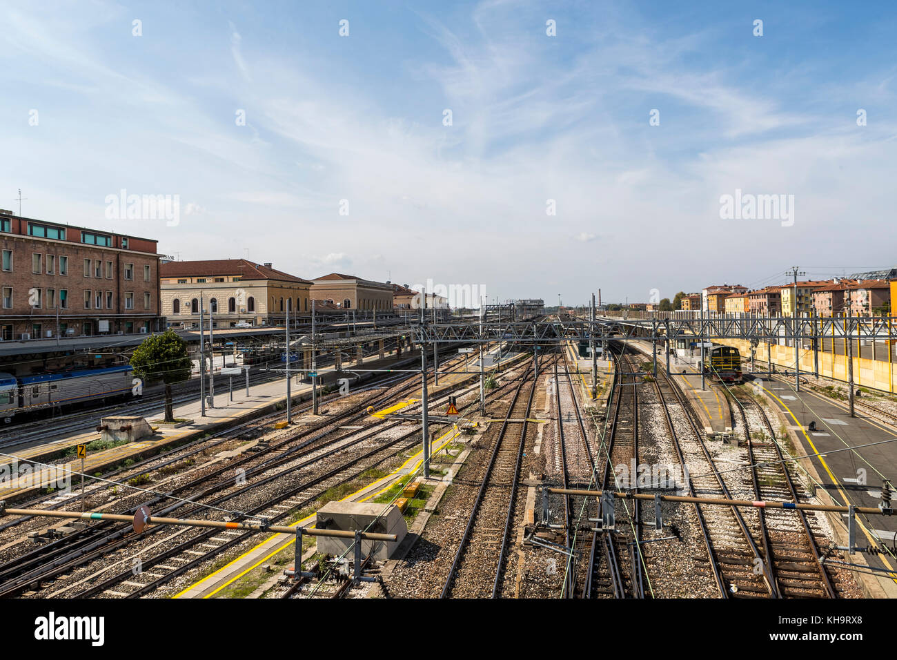 Bologna central train station railway -Fotos und -Bildmaterial in hoher ...