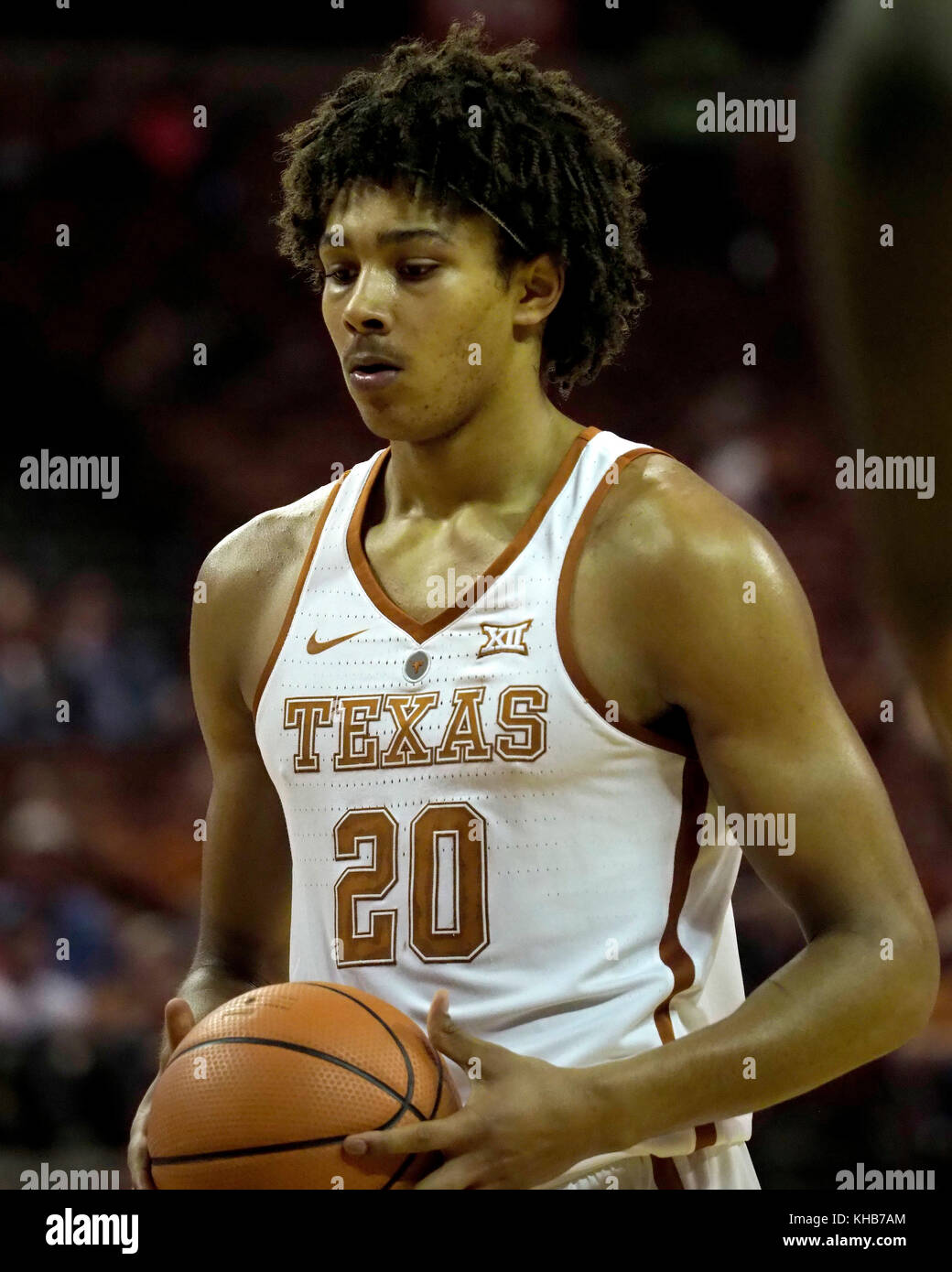 Austin, Texas. Nov 14., 2017. Jericho Sims #20 der Texas Longhorns in ...