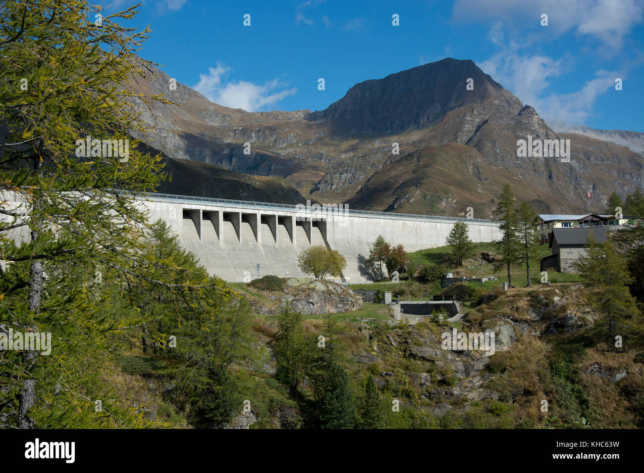 Lago Ritom Stausee *** local Caption *** Schweiz, Tessin, Lago Ritom ...