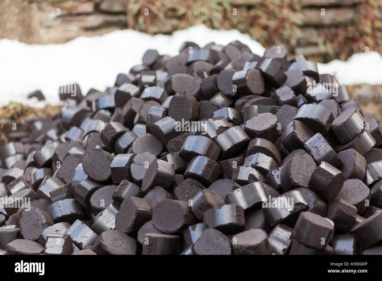 Kohlen Briketts Stockfotos und -bilder Kaufen - Alamy