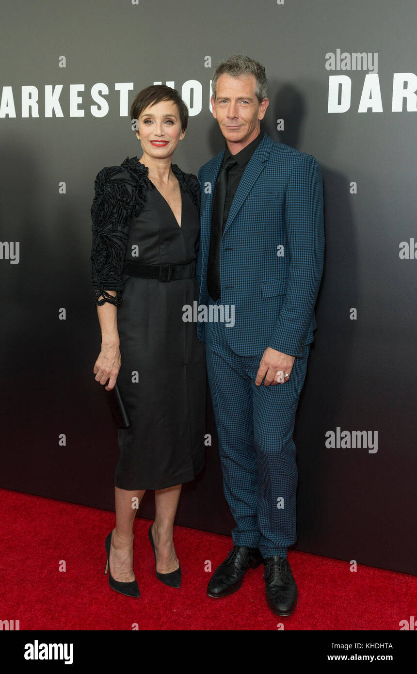 Kristin Scott Thomas und Ben mendelsohn besuchen Darkest Hour Premiere ...