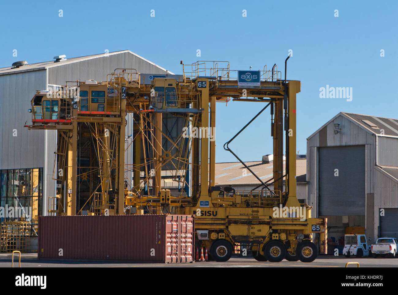 Straddle carriers -Fotos und -Bildmaterial in hoher Auflösung – Alamy