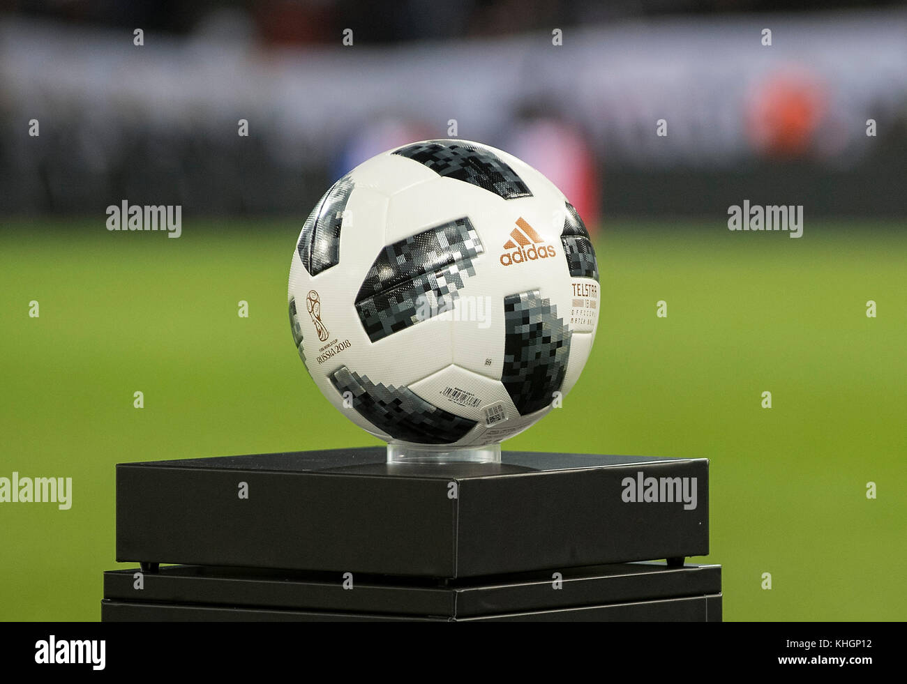 Adidas Wm Ball Stockfotos und -bilder Kaufen - Alamy