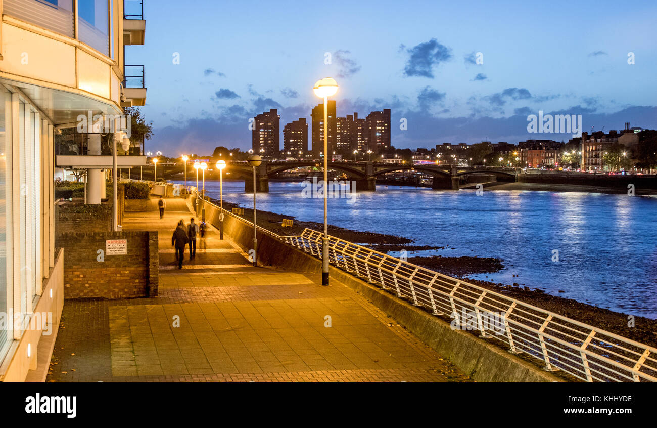 Albert embankment -Fotos und -Bildmaterial in hoher Auflösung – Alamy
