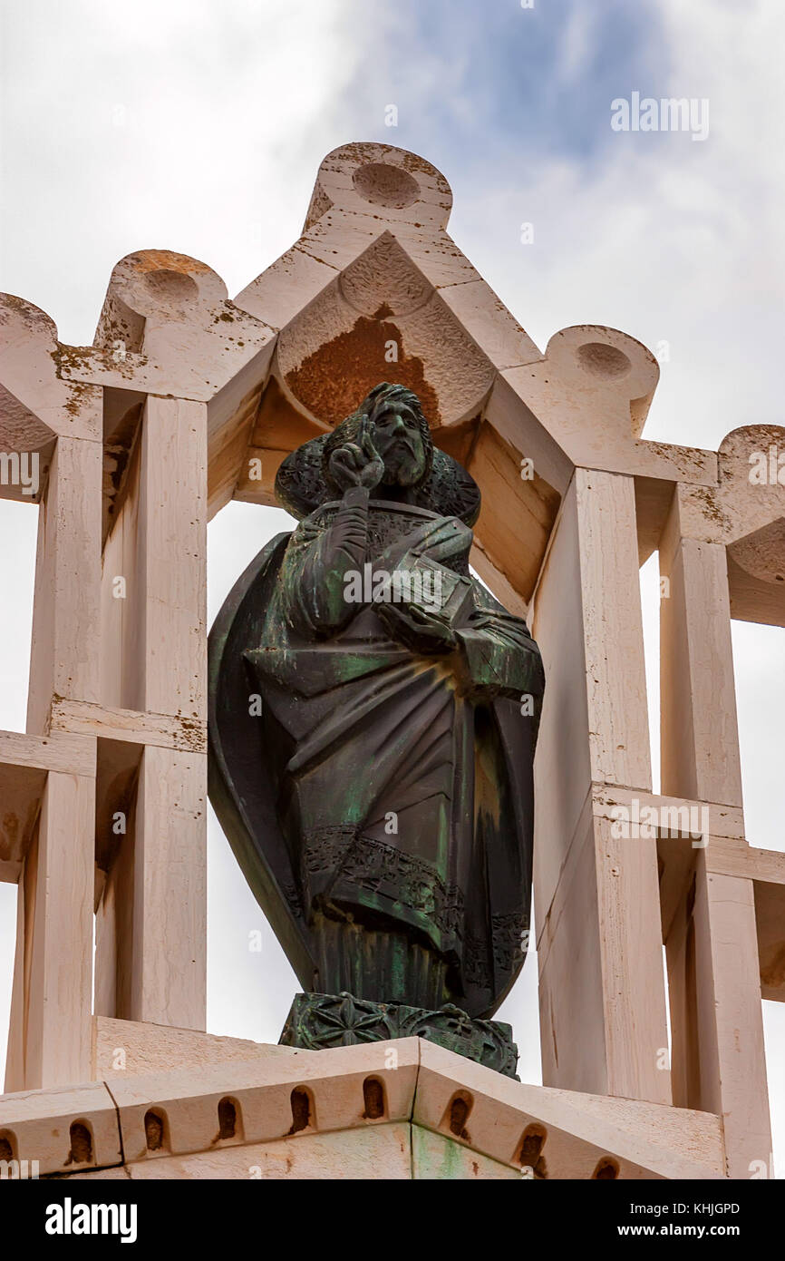 Statue virgin mary church israel -Fotos und -Bildmaterial in hoher ...