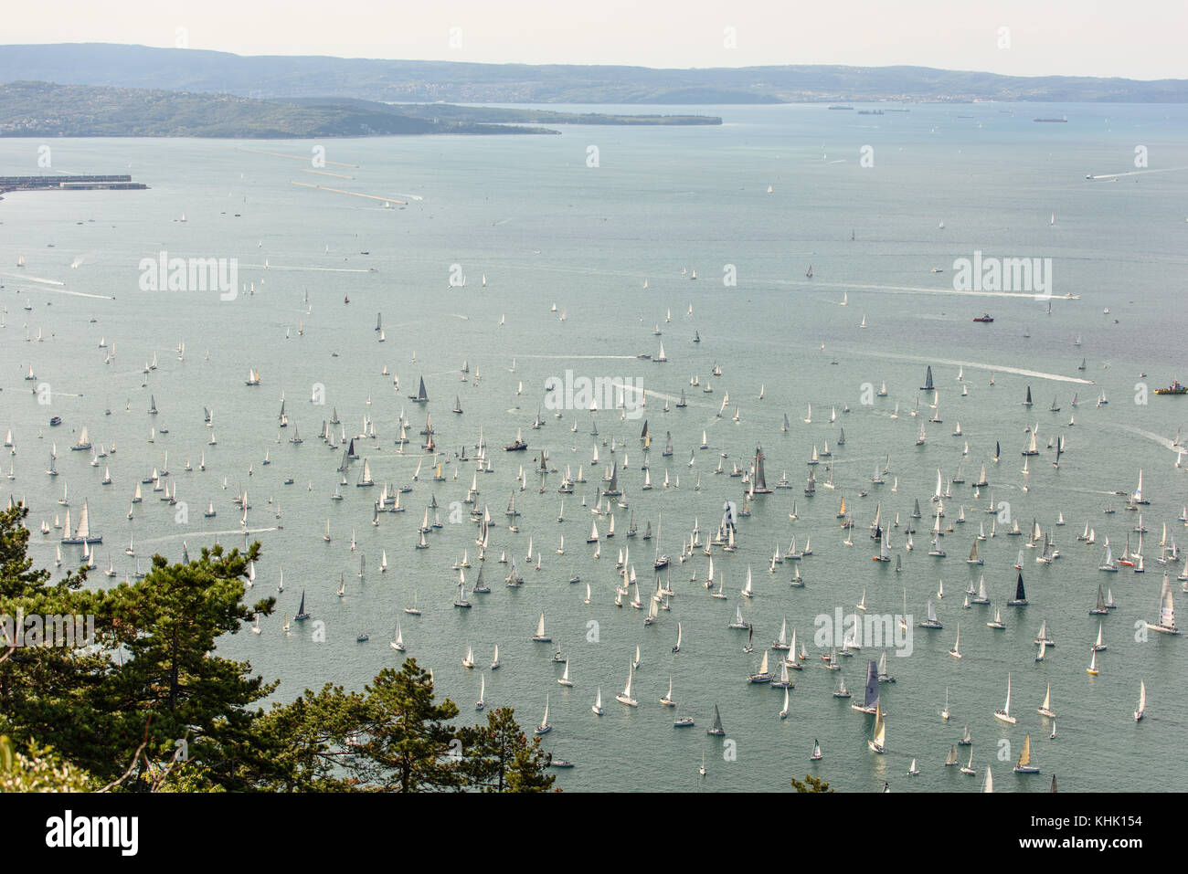 Herbst yacht rennen -Fotos und -Bildmaterial in hoher Auflösung – Alamy
