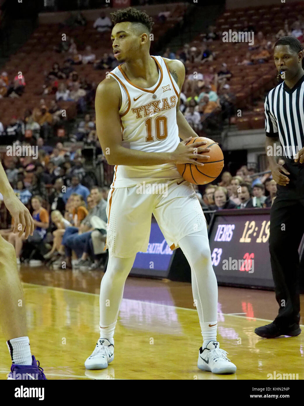 18.November 2017. Eric Davis Jr #10 der Texas Longhorns in Aktion die ...