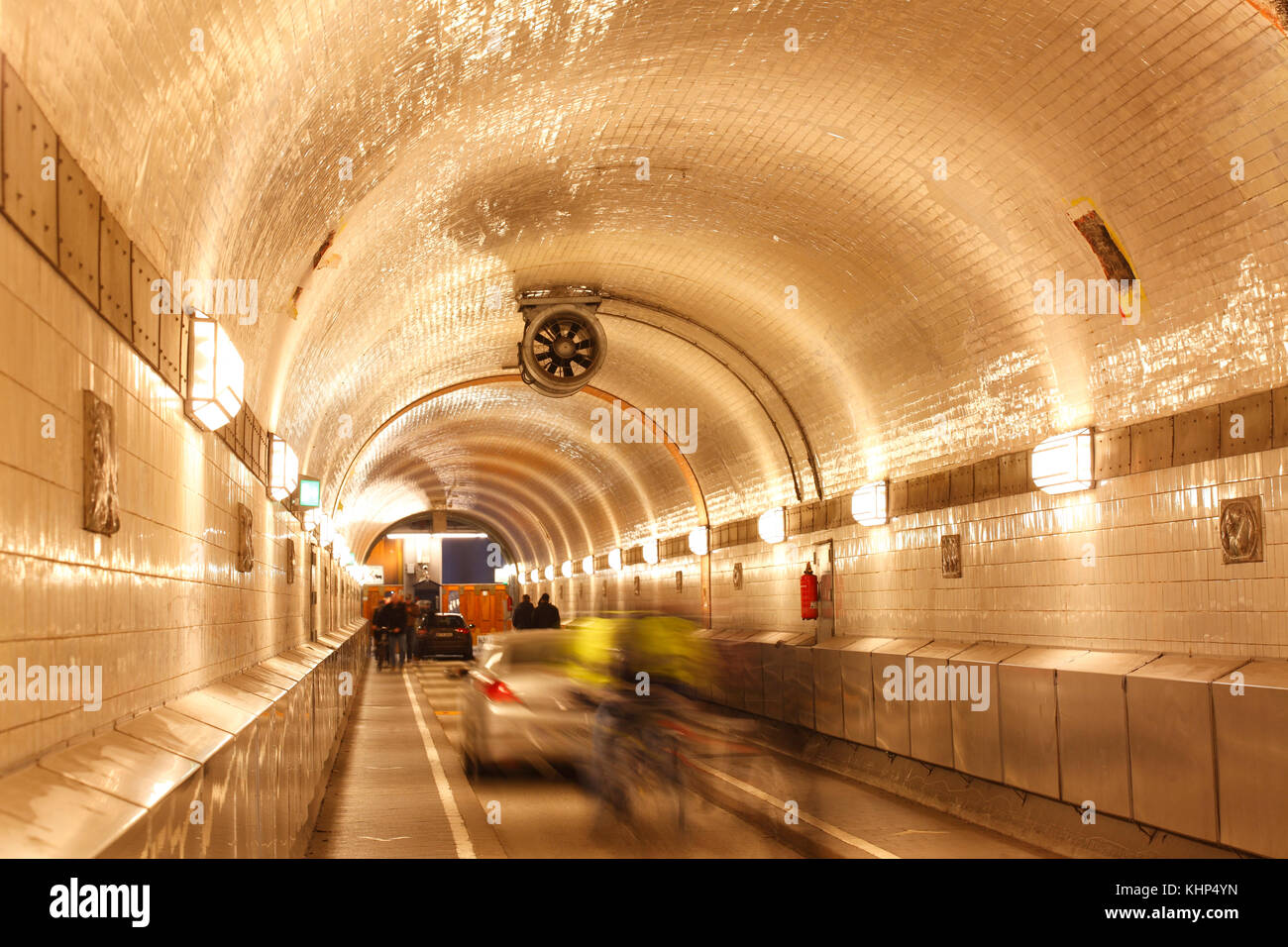 Alter Elbtunnel Oder St Pauli Elbtunnel Deutsch Alter Elbtunnel