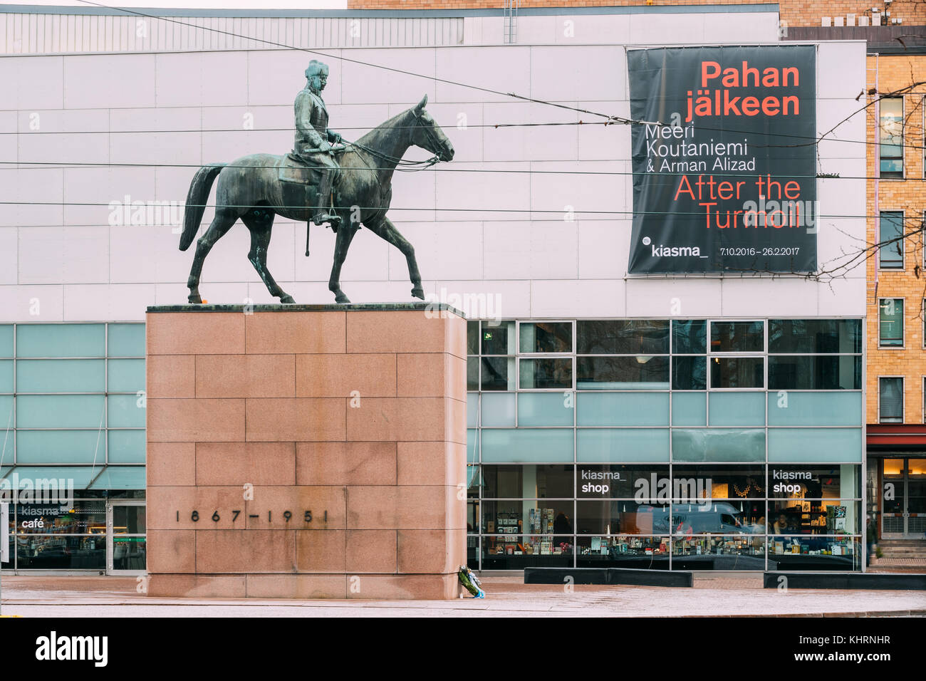 Mannerheim statue helsinki finland -Fotos und -Bildmaterial in hoher ...