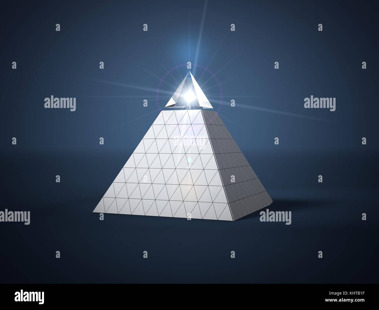 Pyramide mit Glas Teil oben und Licht Strahl in Glas teil. Geeignet für ...