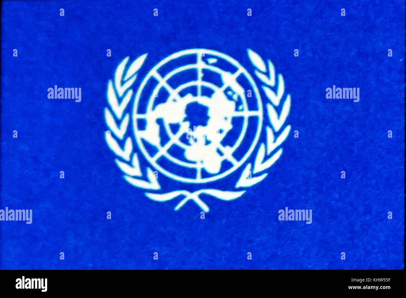 Abbildung: Darstellung der Flagge der Vereinten Nationen. Vom 20. Jahrhundert Stockfotografie ...