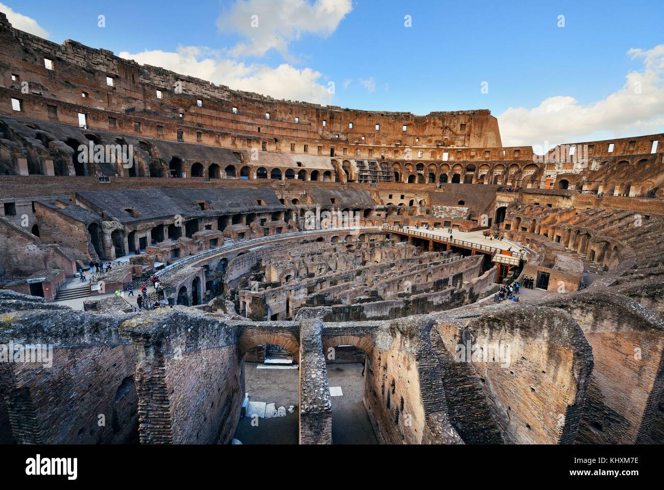 Im Kolosseum, das Welt bekannte Wahrzeichen und Symbol der Rom, Italien ...