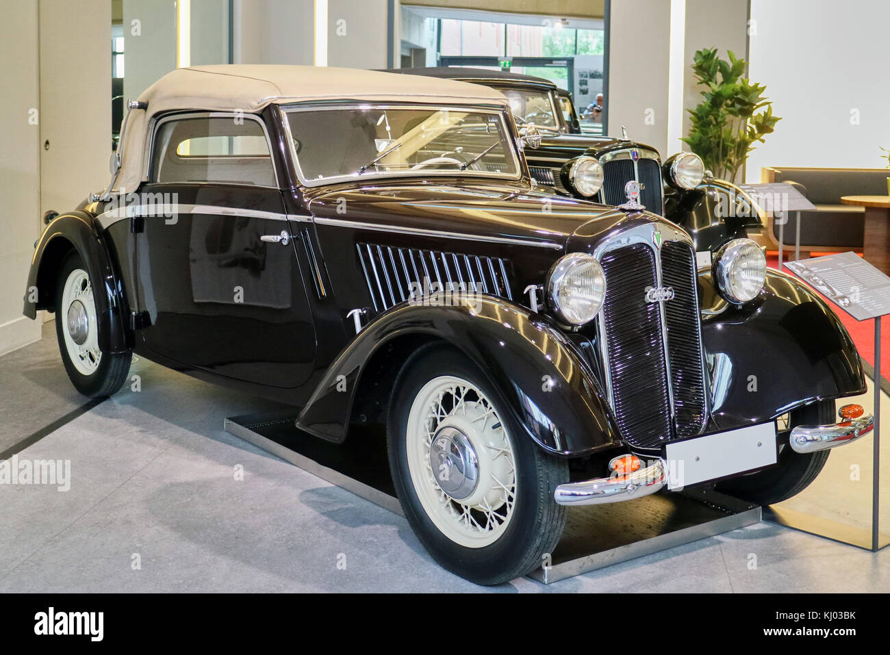 Dww frontantrieb deluxe cabriolet 1936 -Fotos und -Bildmaterial in ...