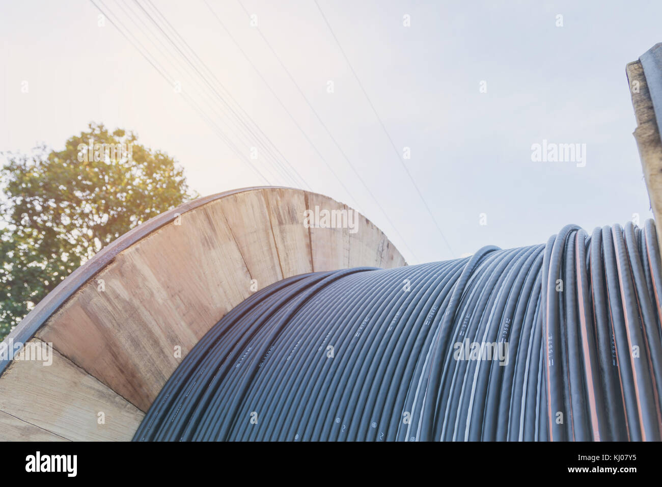 Unterirdische kabeltrommel -Fotos und -Bildmaterial in hoher Auflösung ...
