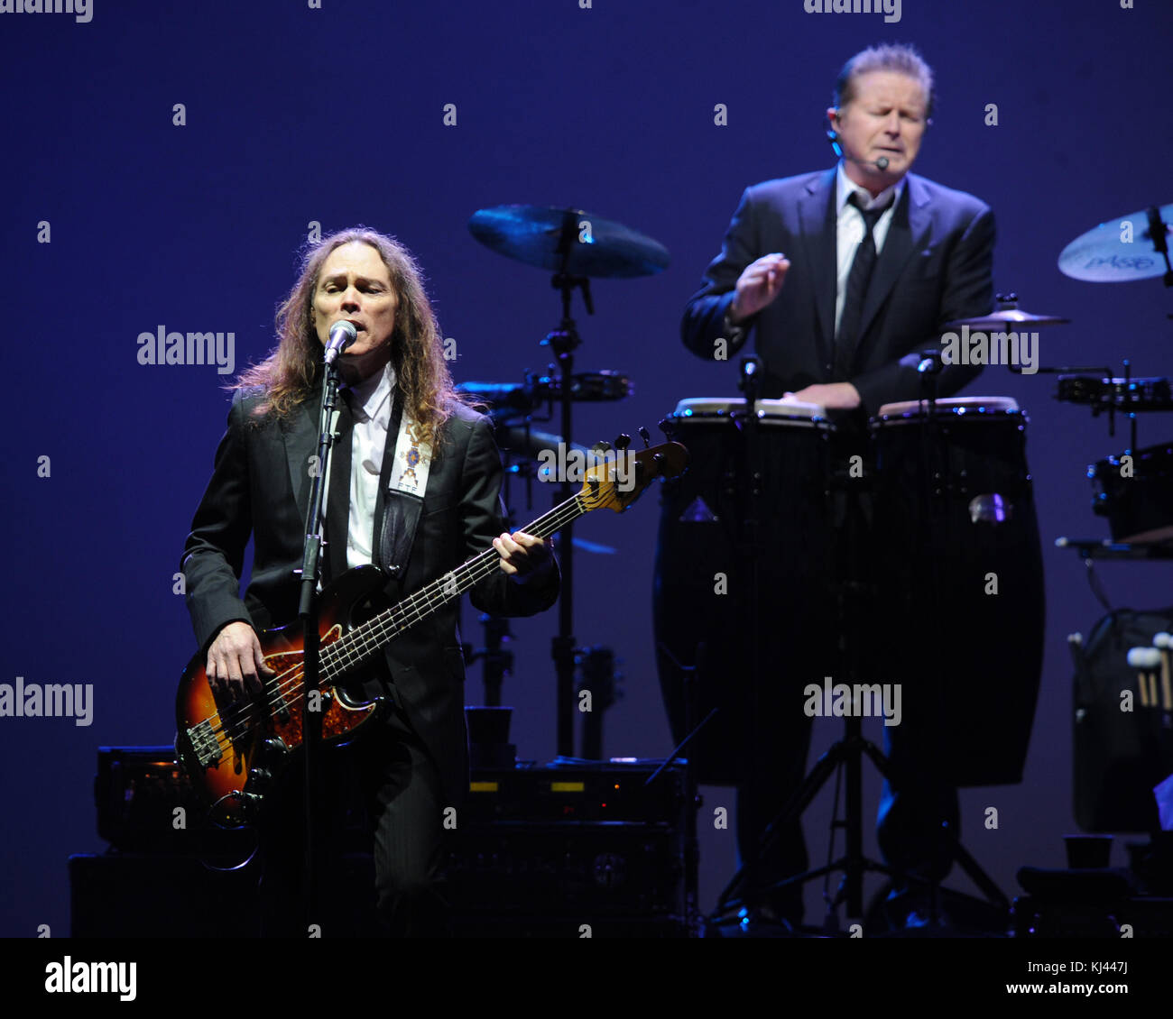 SUNRISE, FL - 26. Januar: Timothy B. Schmit und Don Henley der Eagles ...