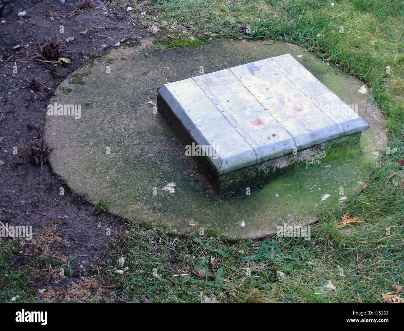 Platz Kanalisation oder Bunker Luke Zinn überdachten hautnah ...