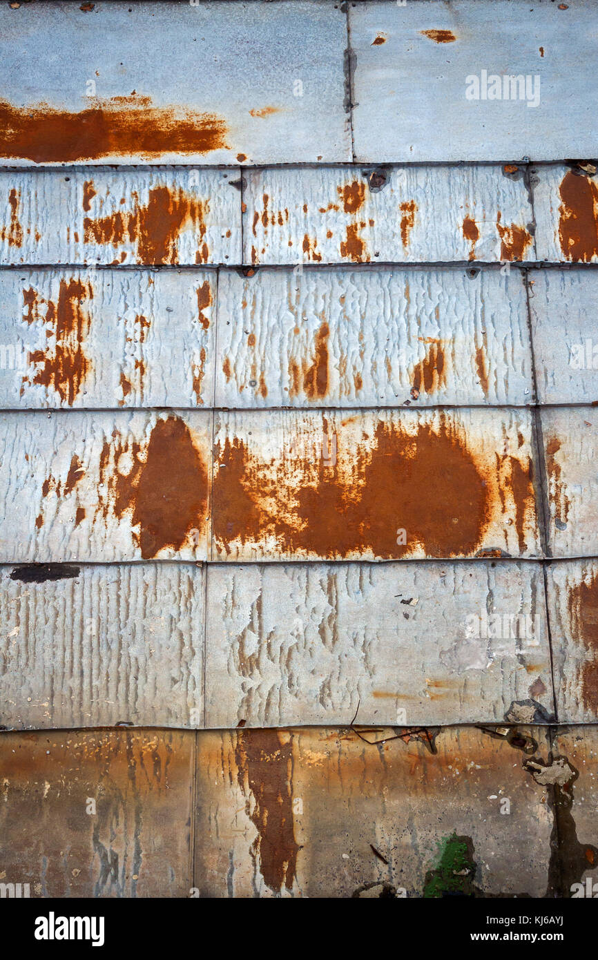 Dach aus verzinktem stahl -Fotos und -Bildmaterial in hoher Auflösung ...