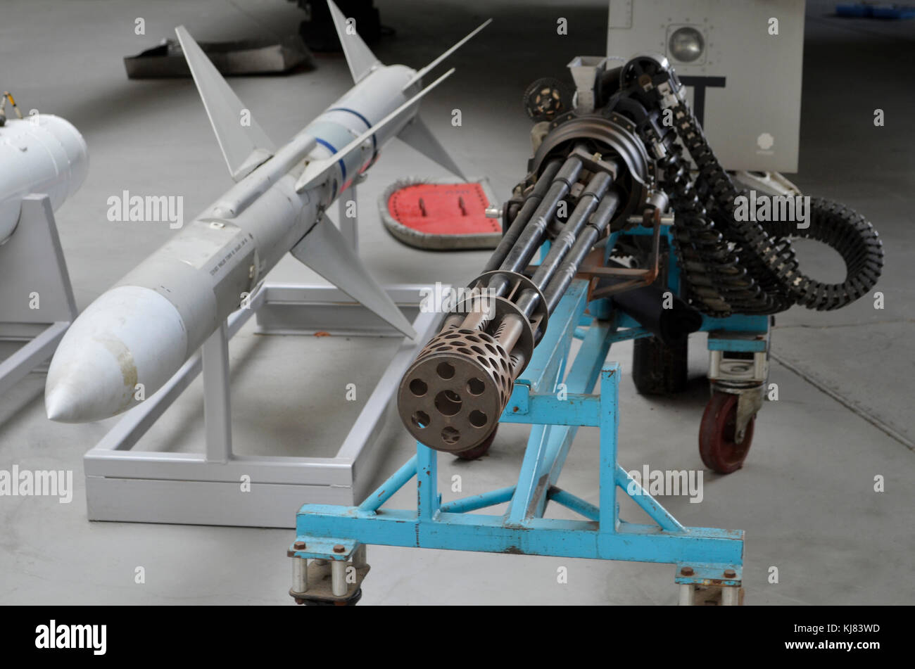 M61 Vulcan 20 mm Gatling Kaliber Pistole und Sparrow missile, Duxford ...