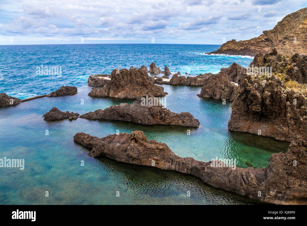 Natürlicher Basalt Lava pools in Porto Moniz, Madeira, Portugal Stockfotografie - Alamy