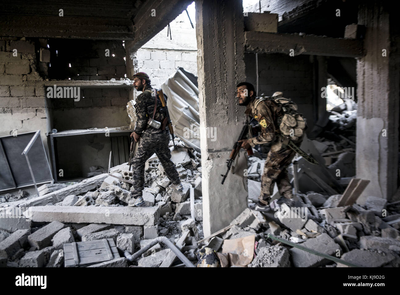 Fighters isis raqqa -Fotos und -Bildmaterial in hoher Auflösung – Alamy