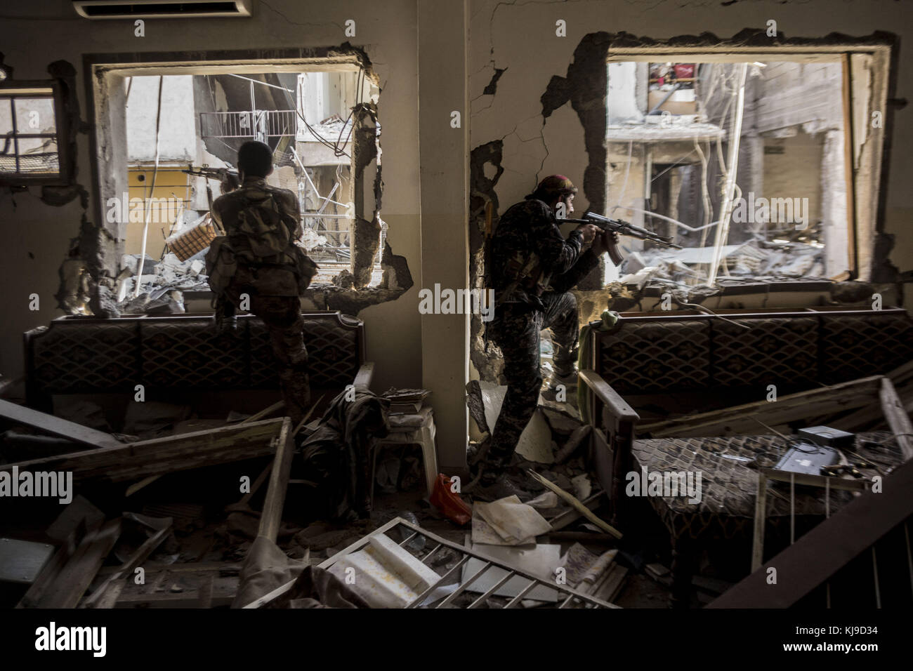 Fighters isis raqqa -Fotos und -Bildmaterial in hoher Auflösung – Alamy