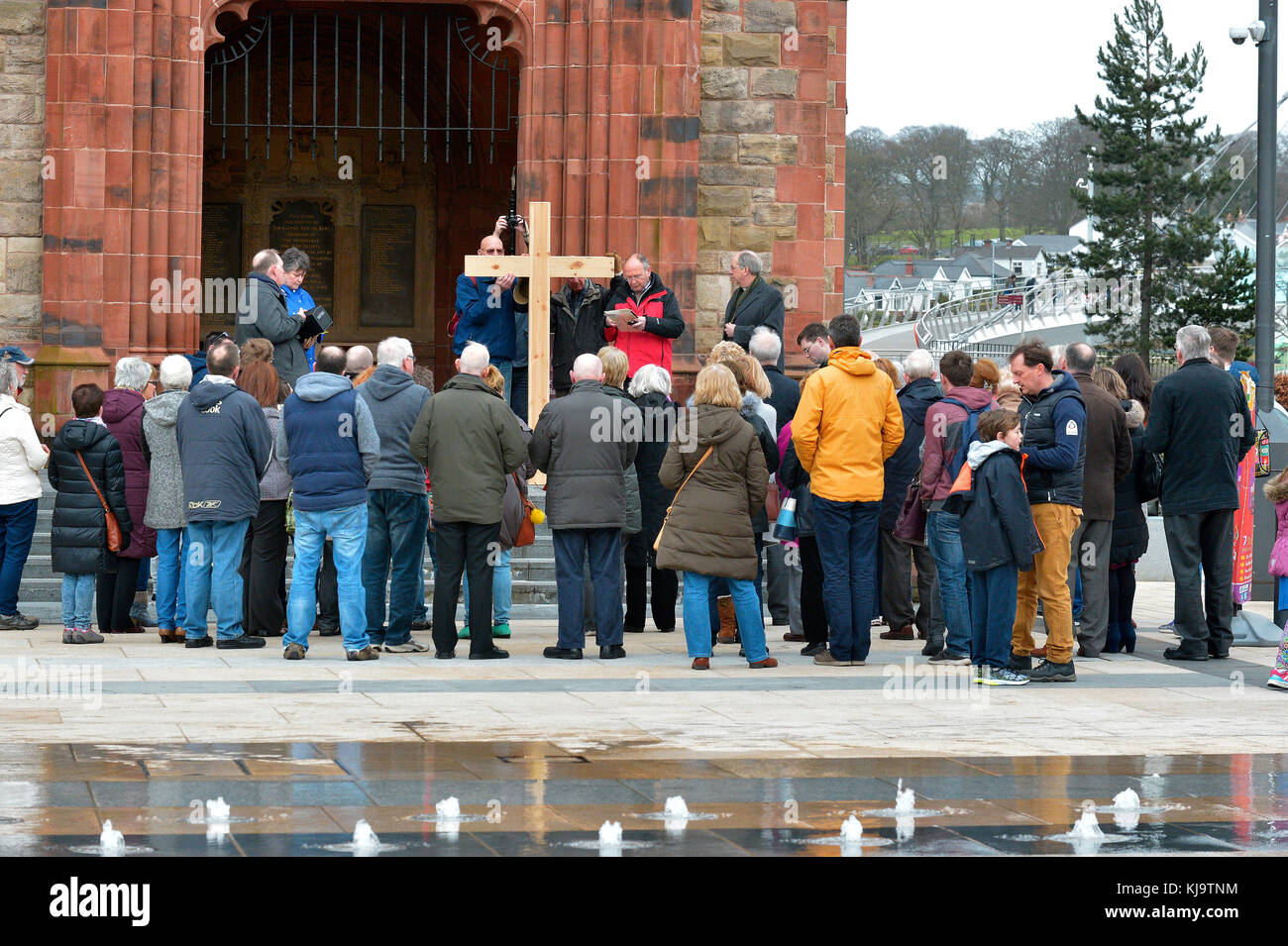 Gemeinschaftliches gedenken -Fotos und -Bildmaterial in hoher Auflösung – Alamy