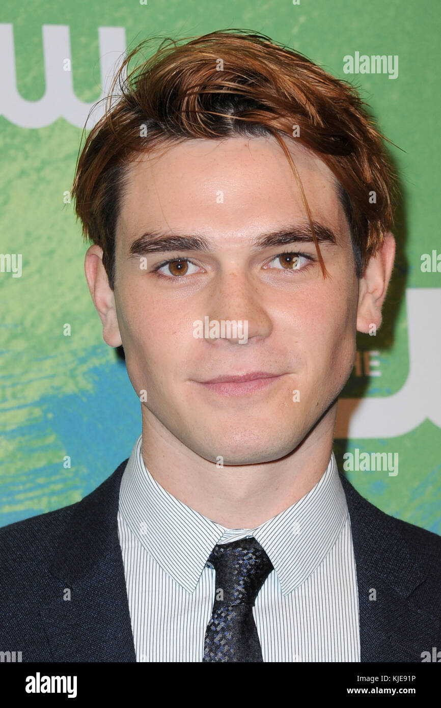 New York, NY - 19. Mai: Cole Sprouse nimmt an der cw-Netz 2016 New York ...