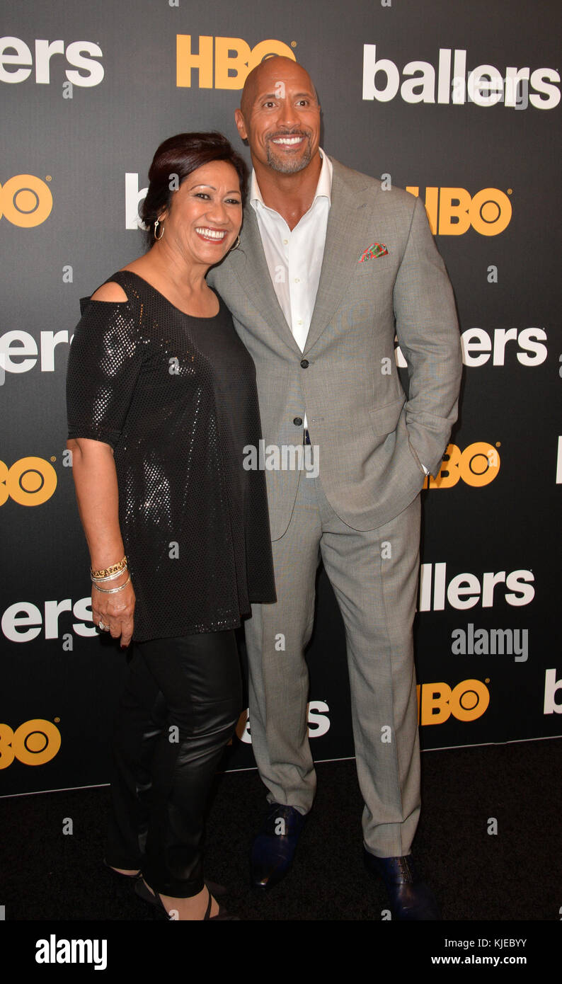 MIAMI BEACH, FL - JULI 14: ATA Johnson, Dwayne Johnson nimmt am 14 ...