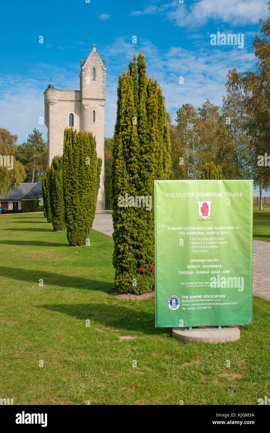 Ulster Tower, Thiepval, ist Nordirland National War Memorial. Es ...