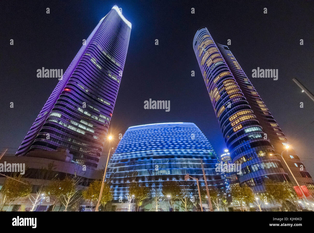 Shanghai magnolia plaza -Fotos und -Bildmaterial in hoher Auflösung – Alamy