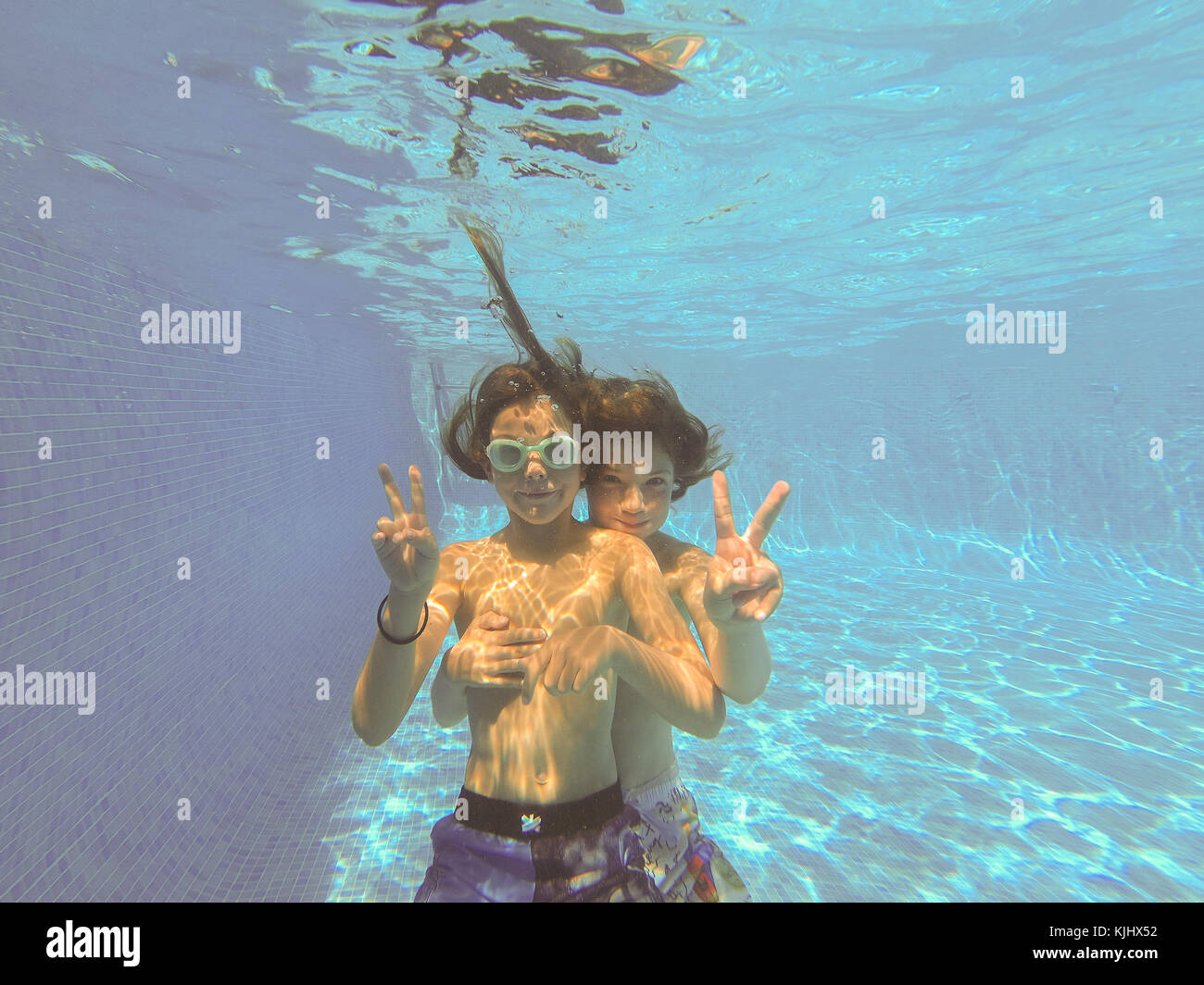 8 10 jahre , unterwasser -Fotos und -Bildmaterial in hoher Auflösung ...