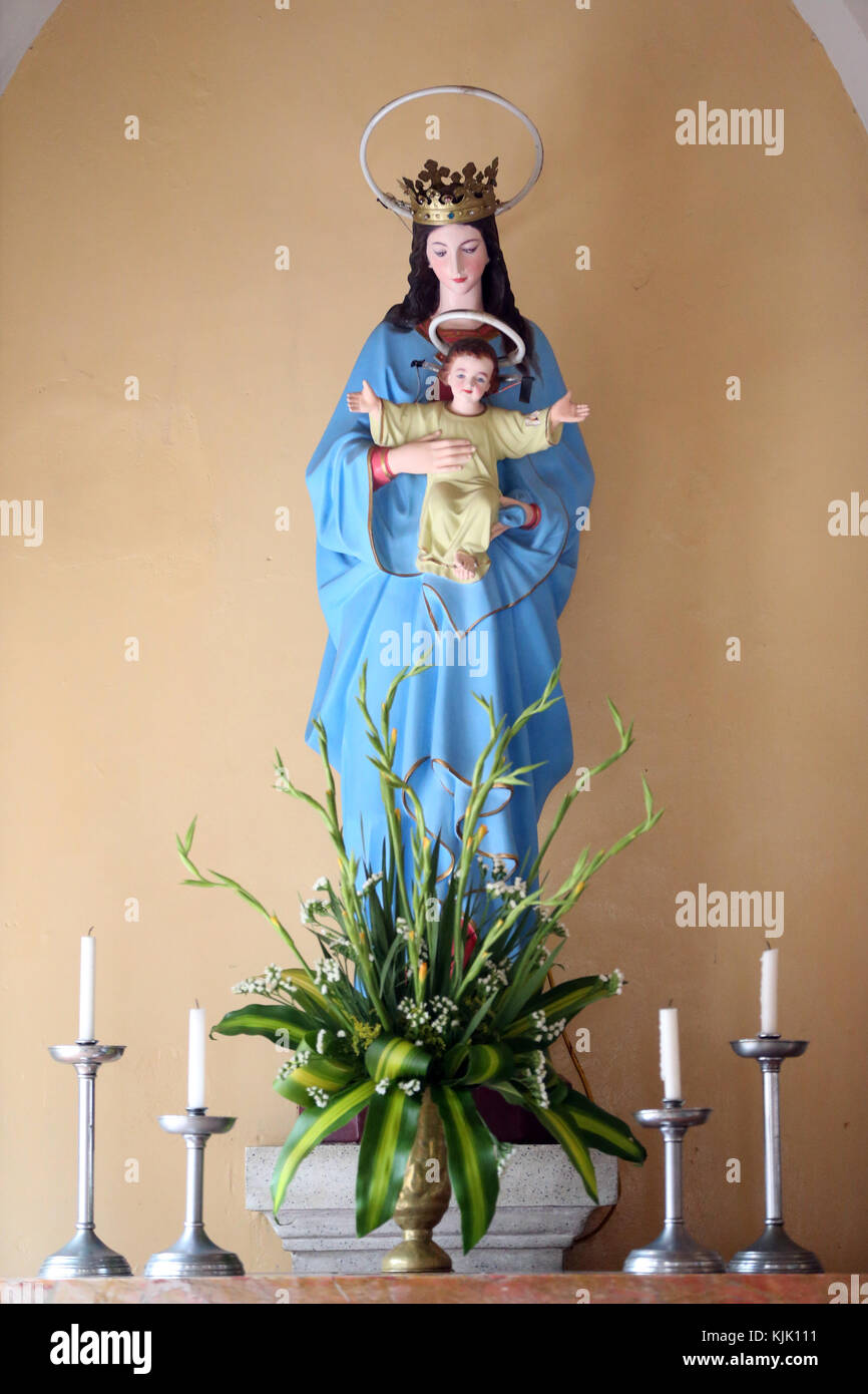 Katholische jungfrau maria statue -Fotos und -Bildmaterial in hoher Auflösung – Alamy