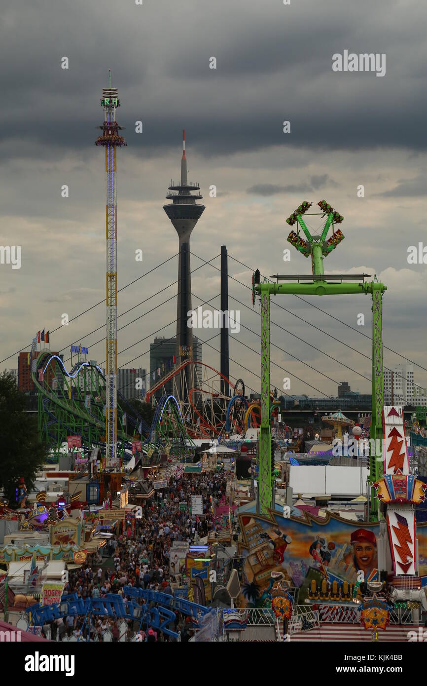 Karneval in düsseldorf -Fotos und -Bildmaterial in hoher Auflösung – Alamy