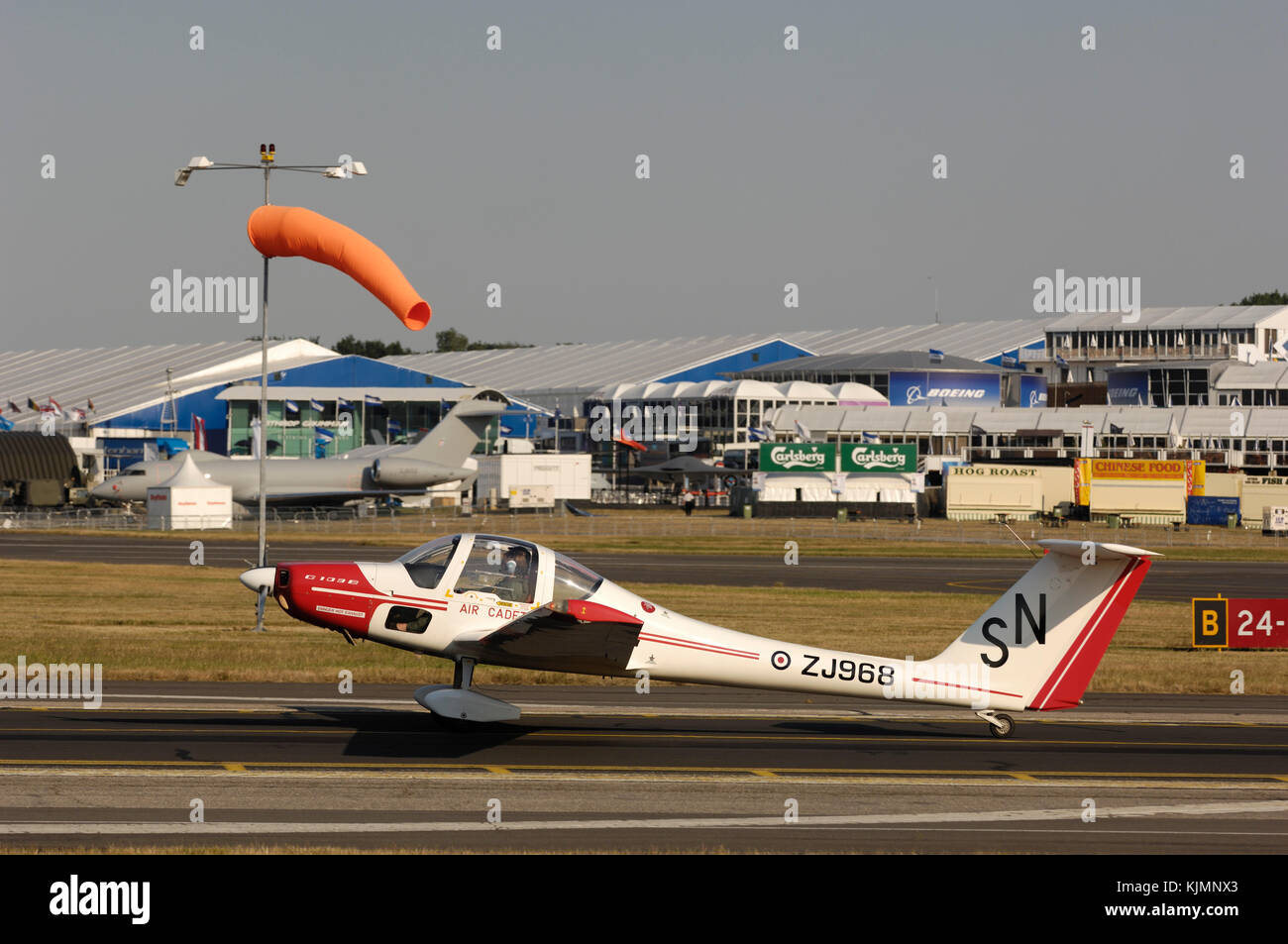 Grob 109b motorsegler -Fotos und -Bildmaterial in hoher Auflösung – Alamy