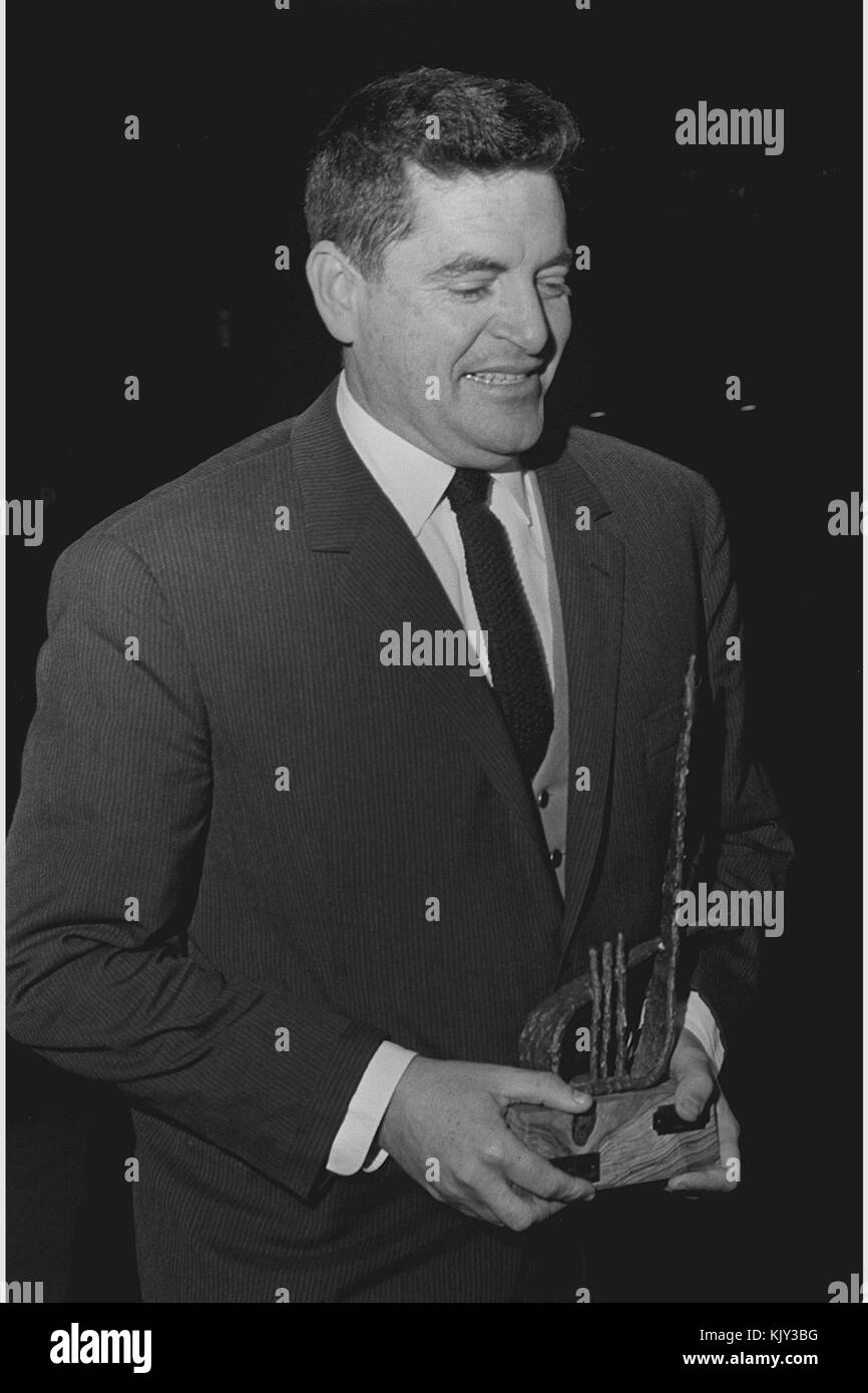 Regisseur menahem golan -Fotos und -Bildmaterial in hoher Auflösung – Alamy