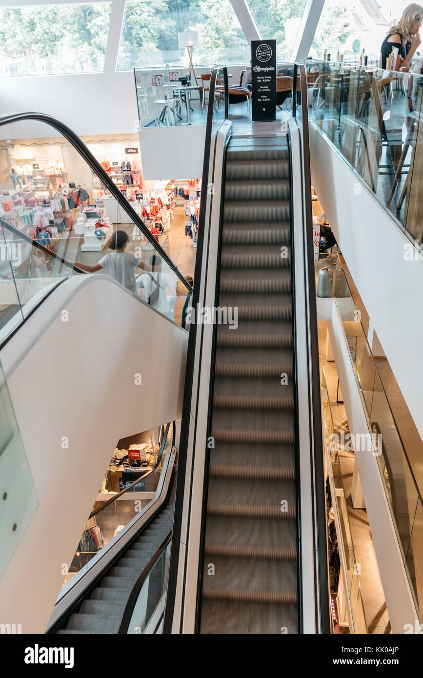 Graz shopping -Fotos und -Bildmaterial in hoher Auflösung – Alamy