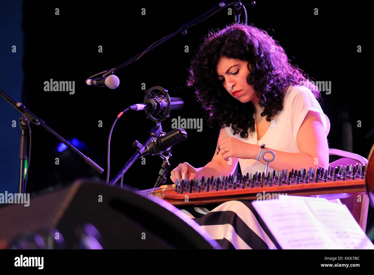 Maya yousseff trio Stockfotos und -bilder Kaufen - Alamy