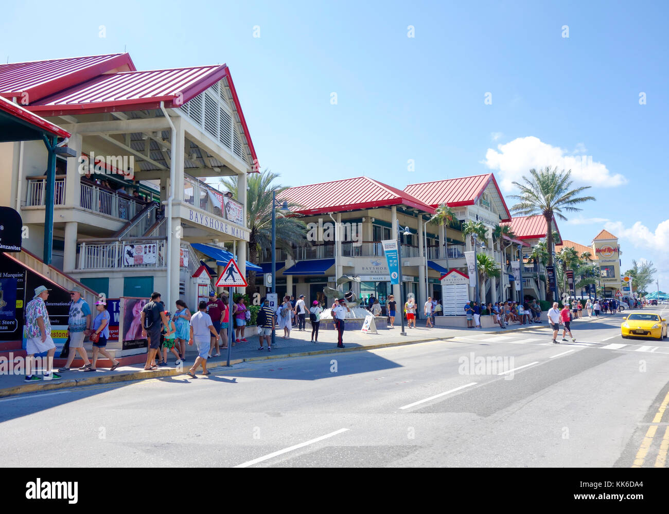 Waterfront und der Innenstadt von Georgetown auf Grand Cayman in der ...