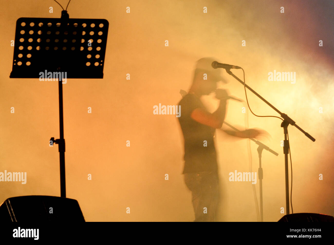 Rapper performing -Fotos und -Bildmaterial in hoher Auflösung – Alamy