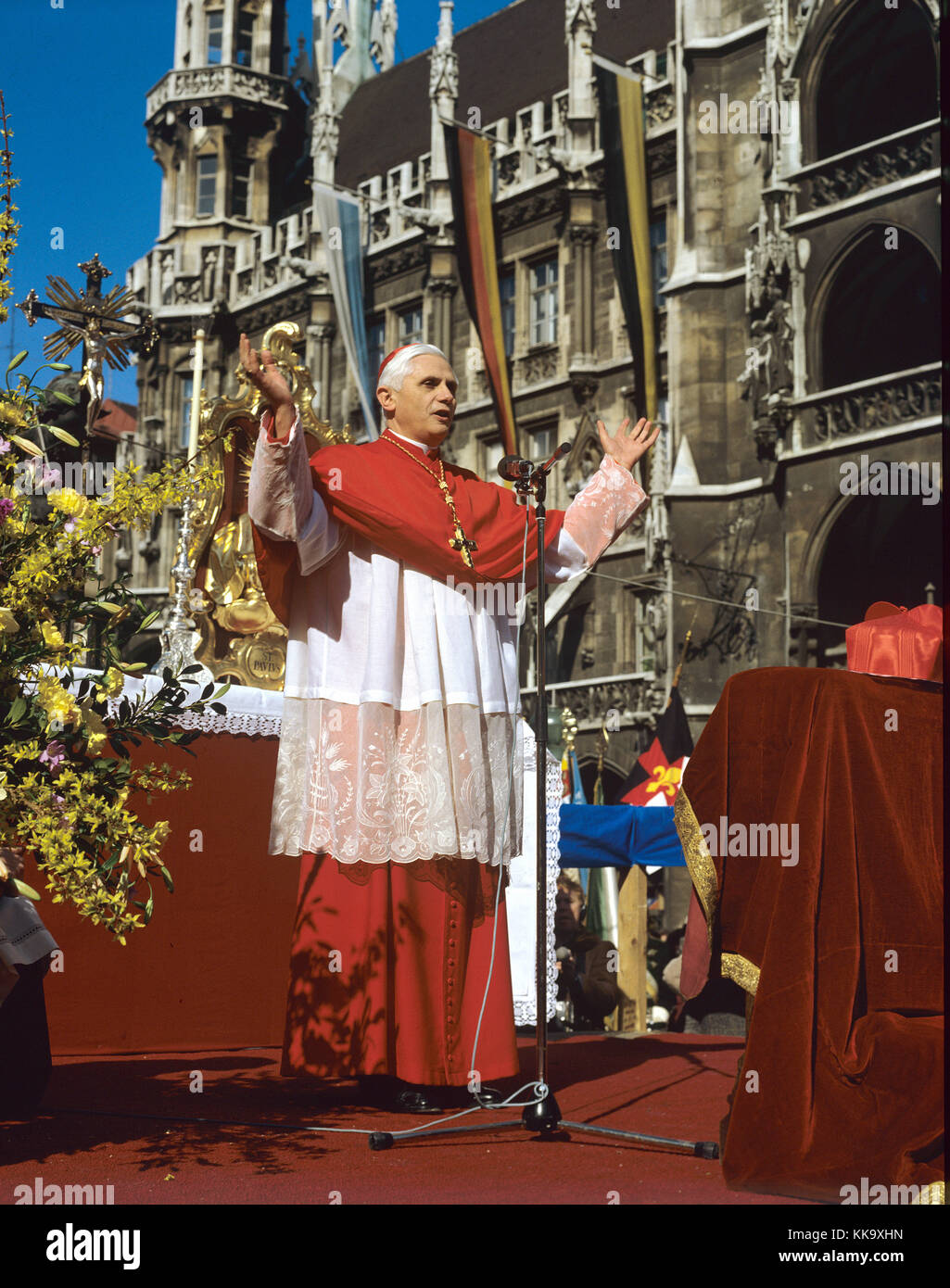 Ratzinger erzbischof münchen -Fotos und -Bildmaterial in hoher Auflösung – Alamy