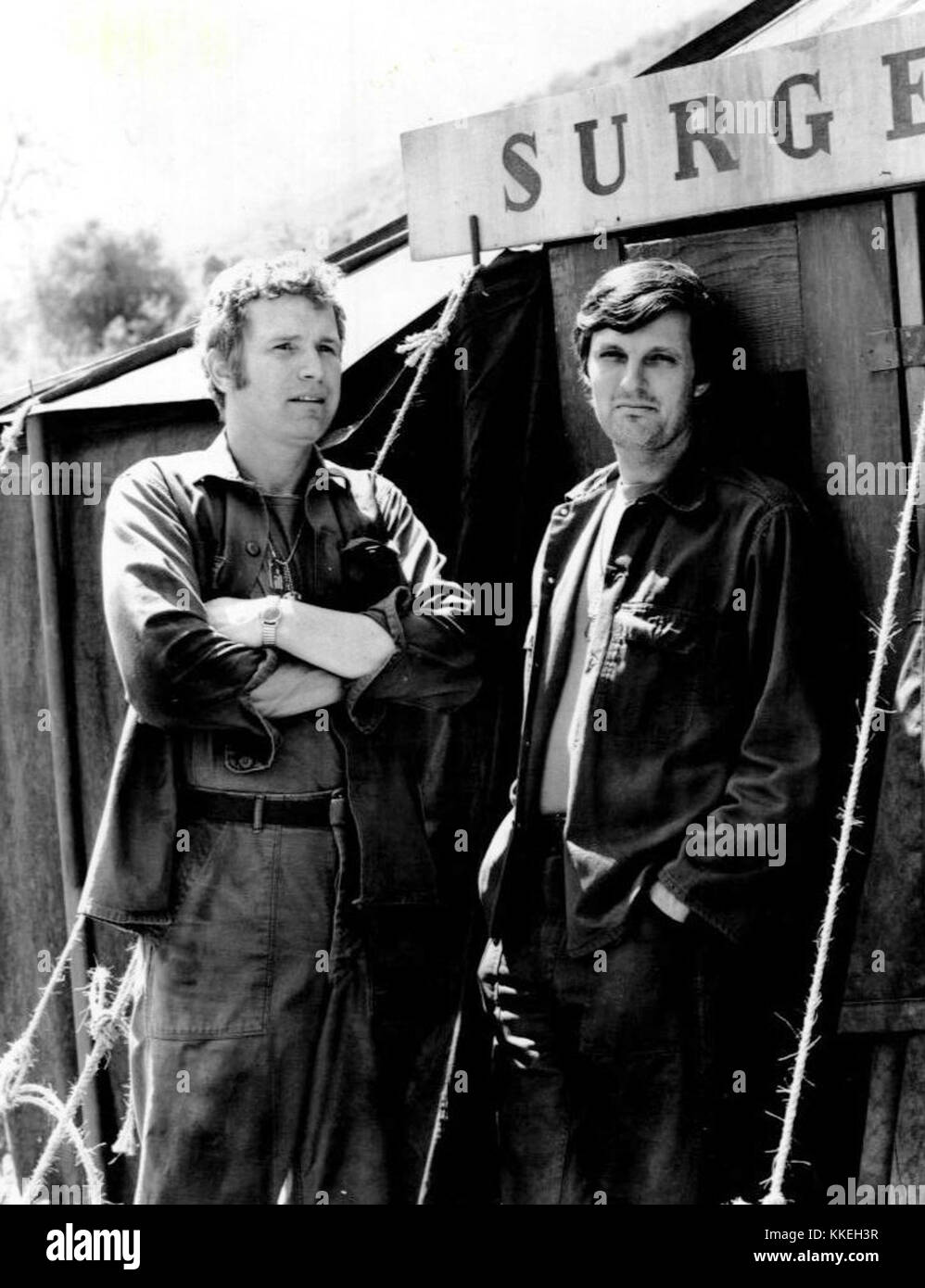 Wayne Rogers Alan Alda MASH 1972 Stockfotografie - Alamy