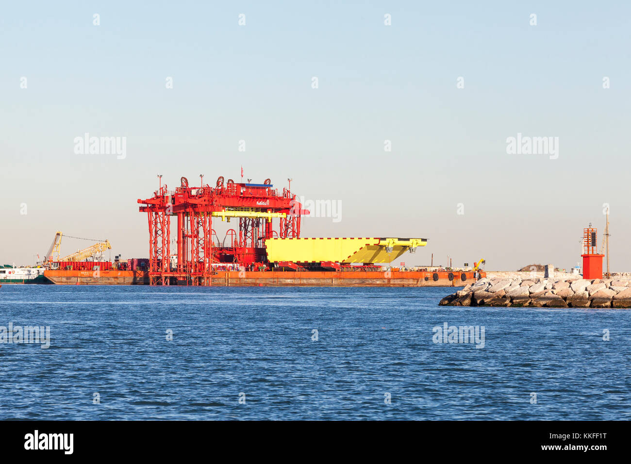 Das Projekt MOSE Barriere und Gantry Lift an der Lagune Chioggia ...