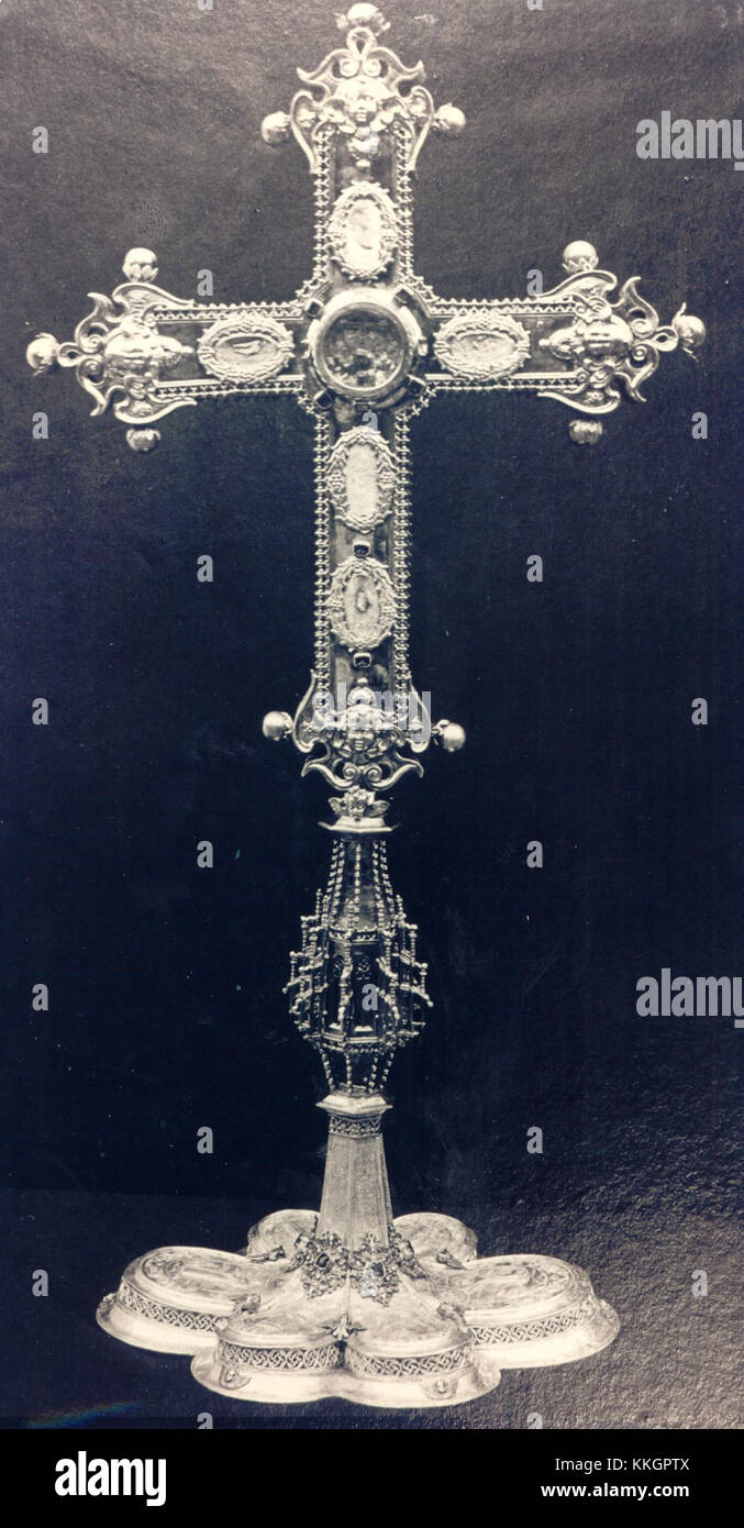 Kreuzreliquiar des heiligen kreuzes -Fotos und -Bildmaterial in hoher Auflösung – Alamy