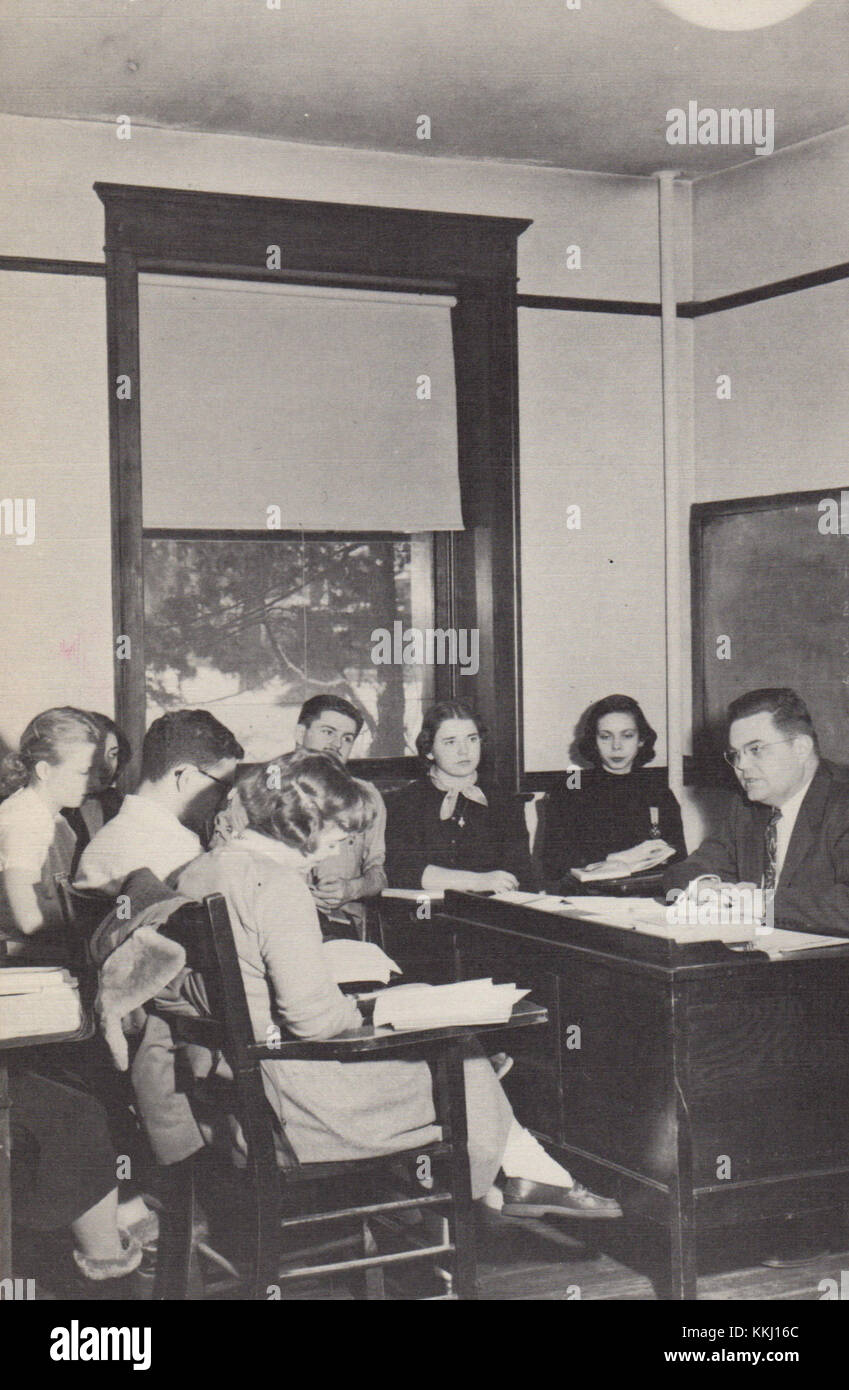 Foto des Englischkurses am Shimer College im Jahr 1952 unter der Leitung von Lehrer Tripp, das ...