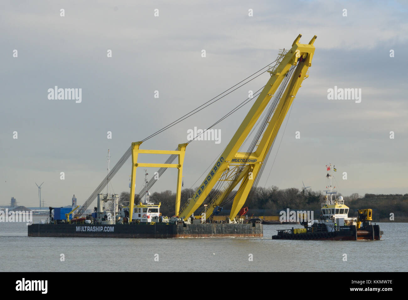 Versunkener kran -Fotos und -Bildmaterial in hoher Auflösung – Alamy